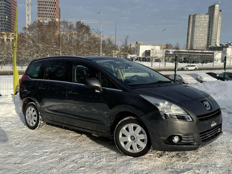 Pelēks Peugeot 5008 2010 Viļņa, ar dzinēja tilpumu 1.60 L un nobraukumu 232 tūkst. km par 3900 €, foto 3 vietnē AUTOMOTO.COM.LV
