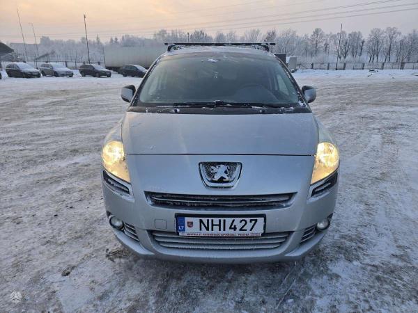 Grey Peugeot 5008 2010 in Siauliai, with an engine capacity of 1.56 L and mileage of 365 thousand km for 2999 €, photo 2 on AUTOMOTO.COM.LV
