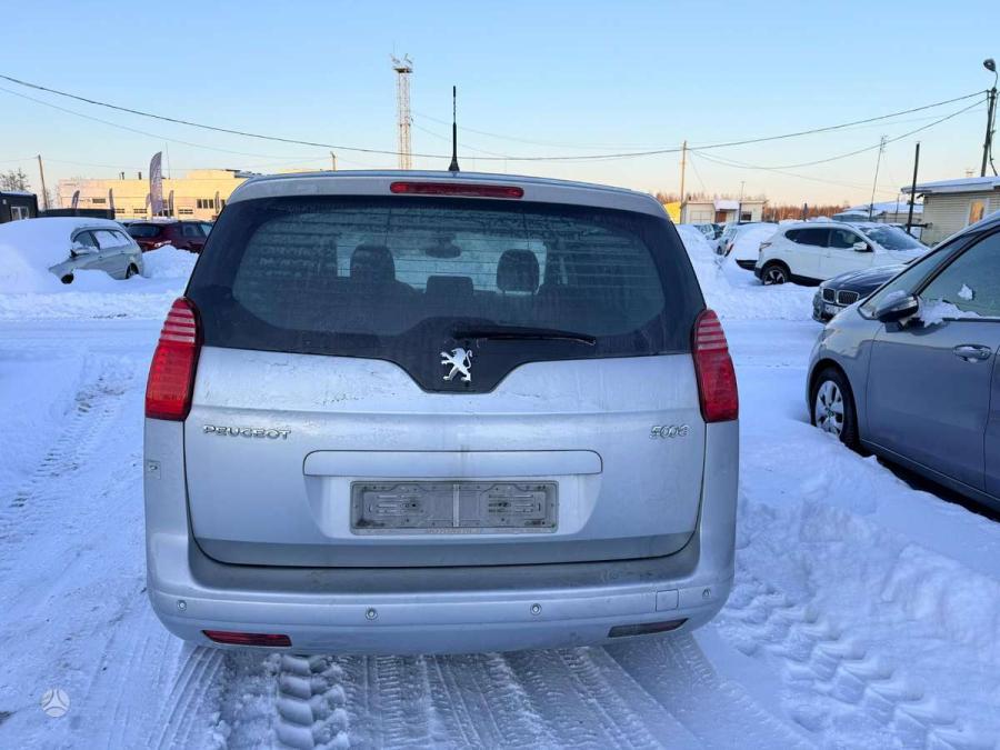 Grey Peugeot 5008 2010 in Panevezys, with an engine capacity of 2.00 L and mileage of 219 thousand km for 2050 €, photo 6 on AUTOMOTO.COM.LV