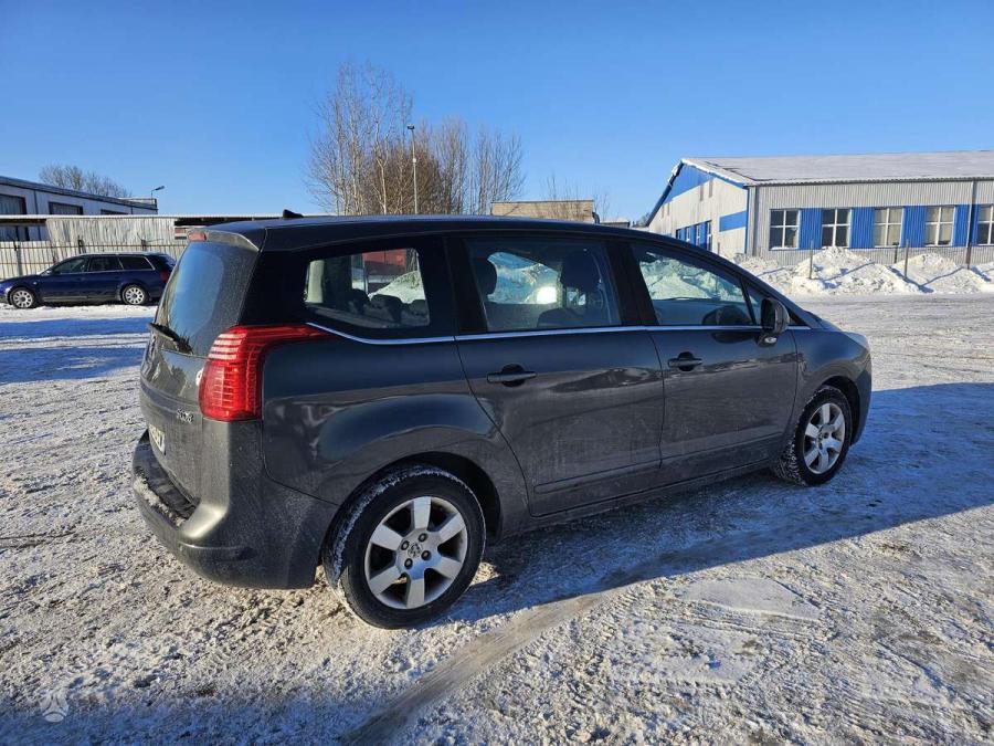 Grey Peugeot 5008 2010 in Taurage, with an engine capacity of 1.60 L and mileage of 202 thousand km for 3000 €, photo 12 on AUTOMOTO.COM.LV