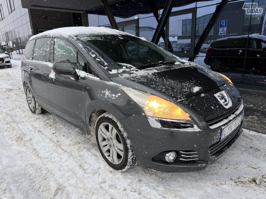 Grey Peugeot 5008 2010 in Kaunas, with an engine capacity of 1.60 L and mileage of 260 thousand km for 2400 €, photo 2 on AUTOMOTO.COM.LV