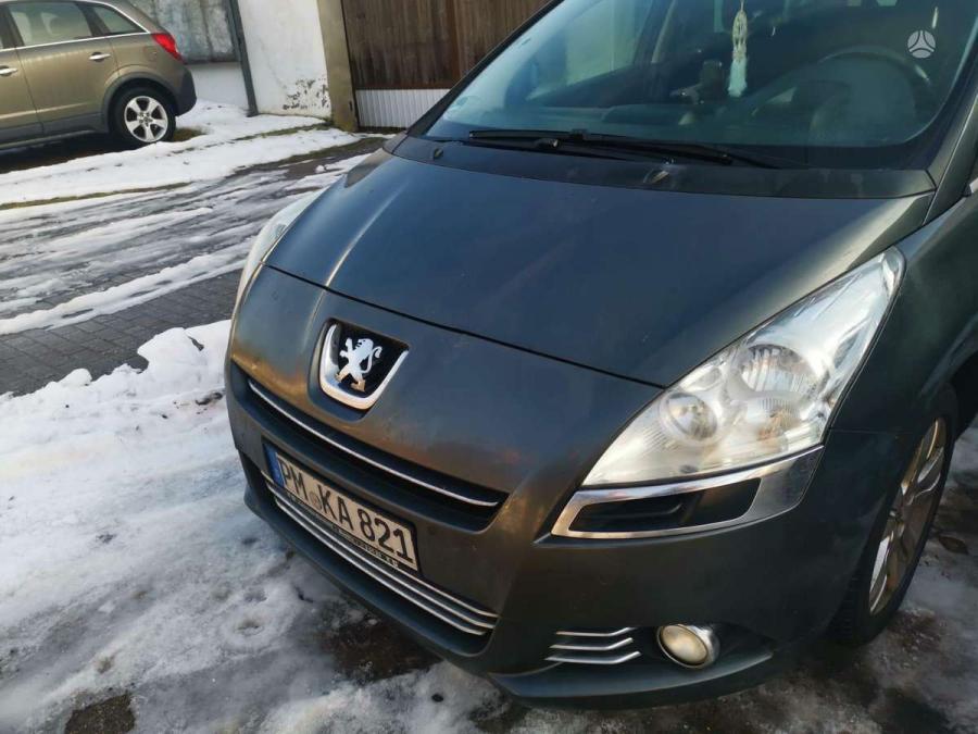 Grey Peugeot 5008 2010 in Taurage, with an engine capacity of 1.60 L and mileage of 260 thousand km for 3100 €, photo 1 on AUTOMOTO.COM.LV