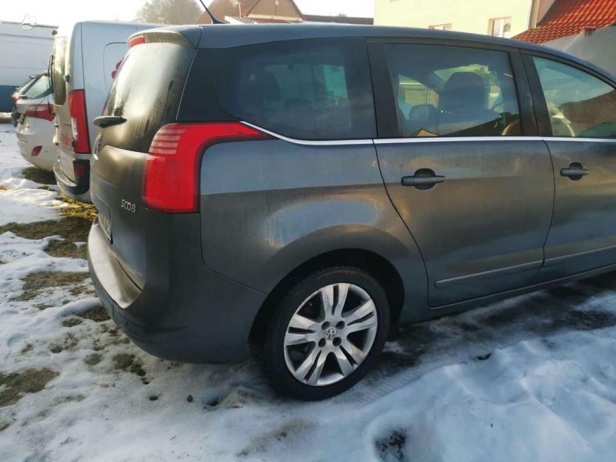 Grey Peugeot 5008 2010 in Taurage, with an engine capacity of 1.60 L and mileage of 260 thousand km for 3100 €, photo 3 on AUTOMOTO.COM.LV