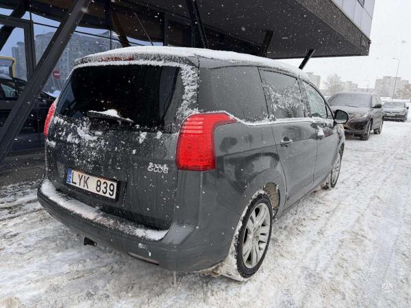 Grey Peugeot 5008 2010 in Kaunas, with an engine capacity of 1.60 L and mileage of 260 thousand km for 2300 €, photo 4 on AUTOMOTO.COM.LV