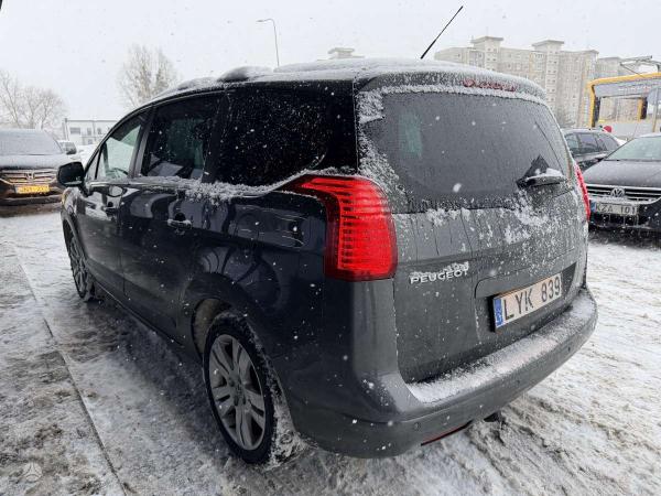 Grey Peugeot 5008 2010 in Kaunas, with an engine capacity of 1.60 L and mileage of 260 thousand km for 2300 €, photo 6 on AUTOMOTO.COM.LV