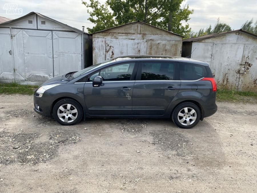 Grey Peugeot 5008 2010 in Siauliai, with an engine capacity of 1.60 L and mileage of 204 thousand km for 4200 €, photo 3 on AUTOMOTO.COM.LV