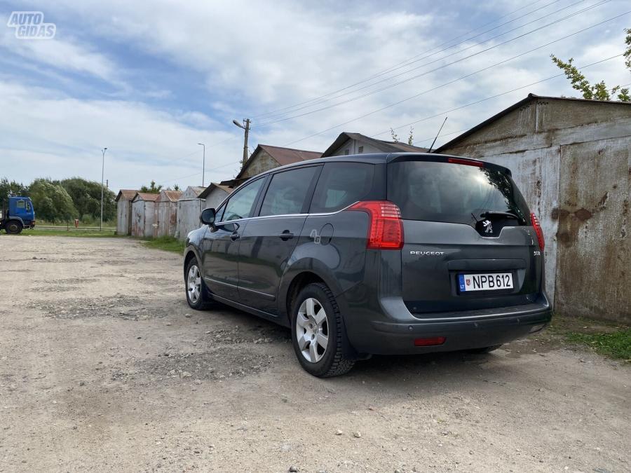 Grey Peugeot 5008 2010 in Siauliai, with an engine capacity of 1.60 L and mileage of 204 thousand km for 4200 €, photo 4 on AUTOMOTO.COM.LV