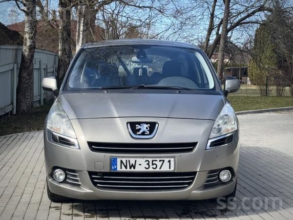 Серый Пежо 5008 2010 в Рига, объемом двигателя 1.60 л и пробегом 294 тыс. км за 2700 €, фото 2 на AUTOMOTO.COM.LV