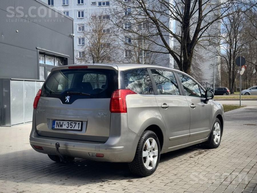 Grey Peugeot 5008 2010 in Riga, with an engine capacity of 1.60 L and mileage of 294 thousand km for 2700 €, photo 6 on AUTOMOTO.COM.LV