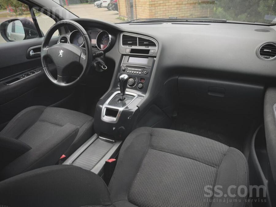 Grey Peugeot 5008 2010 in Riga, with an engine capacity of 1.60 L and mileage of 294 thousand km for 2700 €, photo 7 on AUTOMOTO.COM.LV