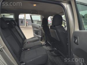 Grey Peugeot 5008 2010 in Riga, with an engine capacity of 1.60 L and mileage of 294 thousand km for 2700 €, photo 8 on AUTOMOTO.COM.LV