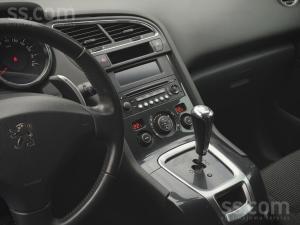 Grey Peugeot 5008 2010 in Riga, with an engine capacity of 1.60 L and mileage of 294 thousand km for 2700 €, photo 11 on AUTOMOTO.COM.LV