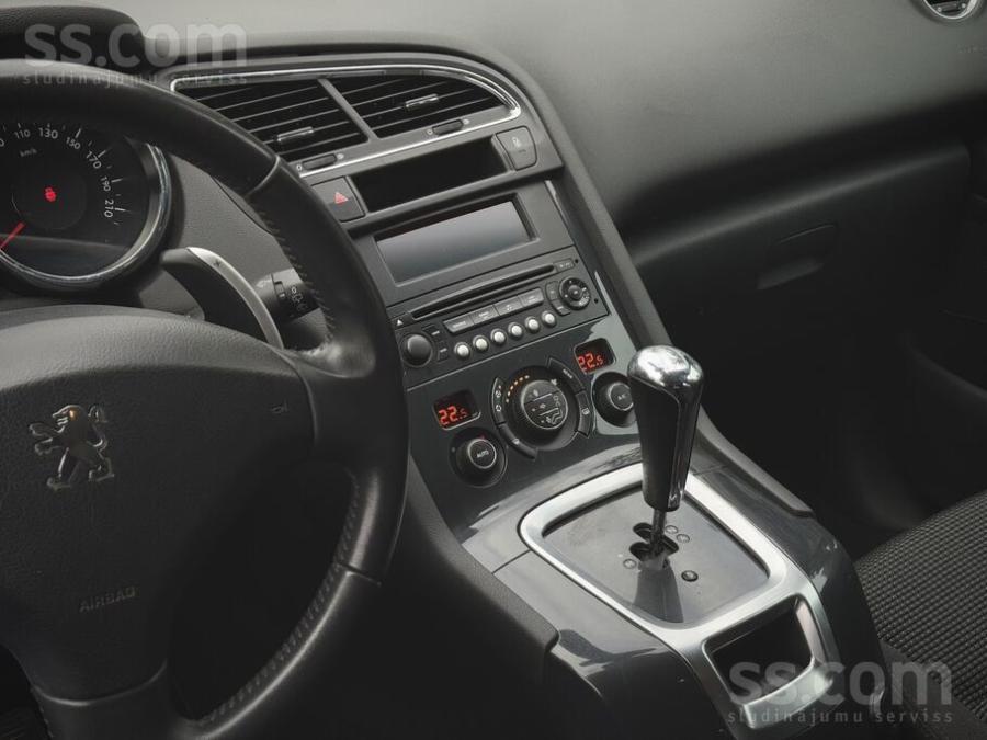 Grey Peugeot 5008 2010 in Riga, with an engine capacity of 1.60 L and mileage of 294 thousand km for 2700 €, photo 11 on AUTOMOTO.COM.LV