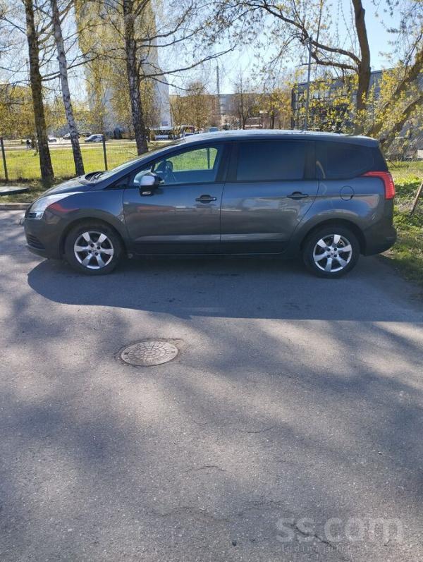Grey Peugeot 5008 2010 in Riga, with an engine capacity of 1.60 L and mileage of 290 thousand km for 2500 €, photo 2 on AUTOMOTO.COM.LV