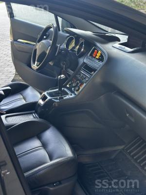 Pelēks Peugeot 5008 2010 Jelgava, ar dzinēja tilpumu 1.60 L un nobraukumu 281 tūkst. km par 3800 €, foto 8 vietnē AUTOMOTO.COM.LV