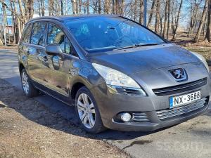 Grey Peugeot 5008 2010 in Liepaja, with an engine capacity of 2.00 L and mileage of 216 thousand km for 4100 €, photo 3 on AUTOMOTO.COM.LV