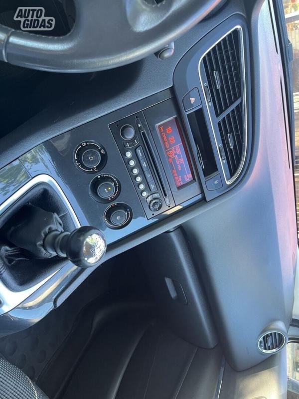 Pelēks Peugeot 5008 2010 Šauļi, ar dzinēja tilpumu 1.60 L un nobraukumu 338 tūkst. km par 2850 €, foto 8 vietnē AUTOMOTO.COM.LV