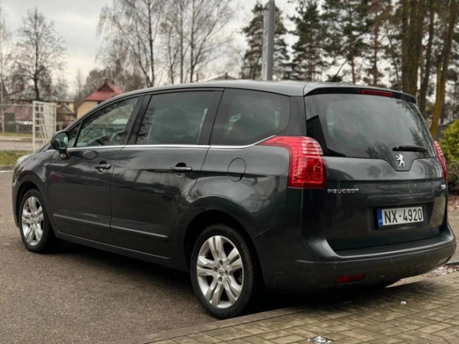 Pelēks Peugeot 5008 2010 Rīga, ar dzinēja tilpumu 1.60 L un nobraukumu 201 tūkst. km par 5749 €, foto 5 vietnē AUTOMOTO.COM.LV
