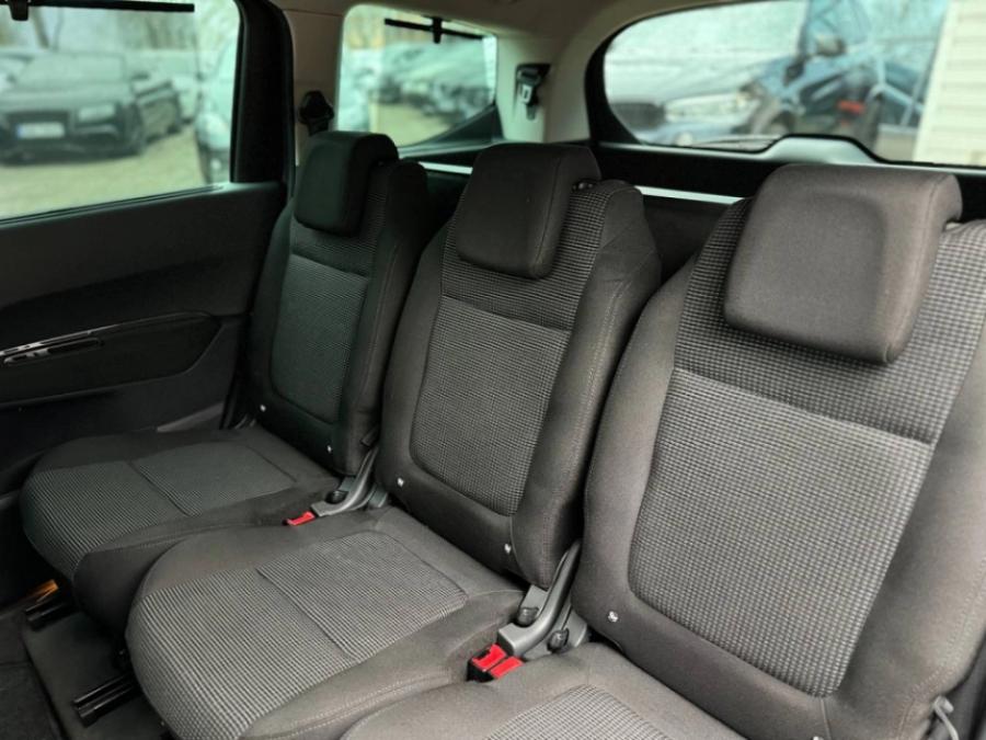 Pelēks Peugeot 5008 2010 Rīga, ar dzinēja tilpumu 1.60 L un nobraukumu 201 tūkst. km par 5749 €, foto 22 vietnē AUTOMOTO.COM.LV