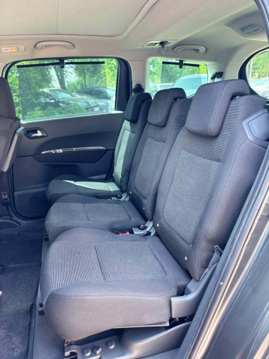 Pelēks Peugeot 5008 2010 Rīga, ar dzinēja tilpumu 1.60 L un nobraukumu 201 tūkst. km par 5749 €, foto 24 vietnē AUTOMOTO.COM.LV