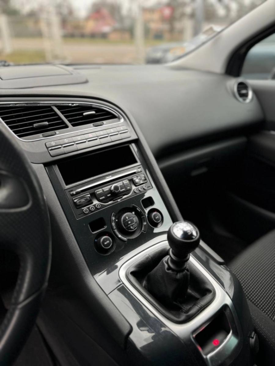 Pelēks Peugeot 5008 2010 Rīga, ar dzinēja tilpumu 1.60 L un nobraukumu 201 tūkst. km par 5749 €, foto 25 vietnē AUTOMOTO.COM.LV
