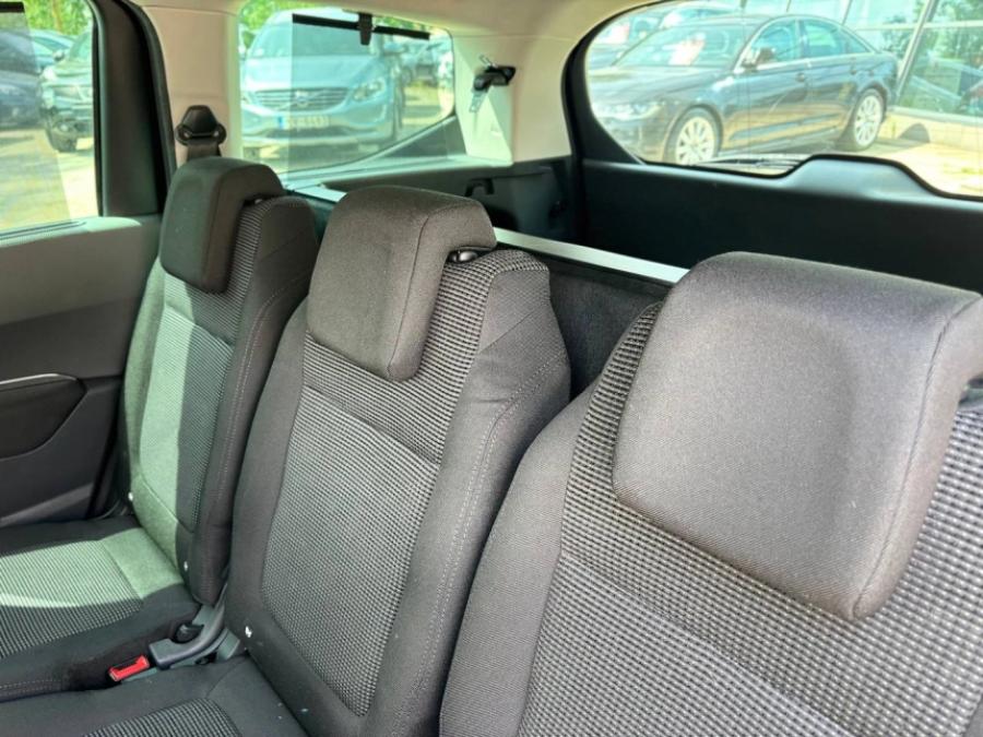 Pelēks Peugeot 5008 2010 Rīga, ar dzinēja tilpumu 1.60 L un nobraukumu 201 tūkst. km par 5749 €, foto 26 vietnē AUTOMOTO.COM.LV