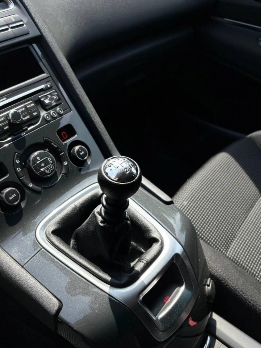 Pelēks Peugeot 5008 2010 Rīga, ar dzinēja tilpumu 1.60 L un nobraukumu 201 tūkst. km par 5749 €, foto 35 vietnē AUTOMOTO.COM.LV