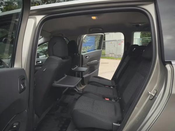 Серый Пежо 5008 2010 в Рига, объемом двигателя 1.60 л и пробегом 294 тыс. км за 2600 €, фото 9 на AUTOMOTO.COM.LV