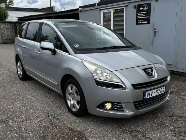 Grey Peugeot 5008 2010 in Daugavpils, with an engine capacity of 1.60 L and mileage of 202 thousand km for 4500 €, photo 1 on AUTOMOTO.COM.LV