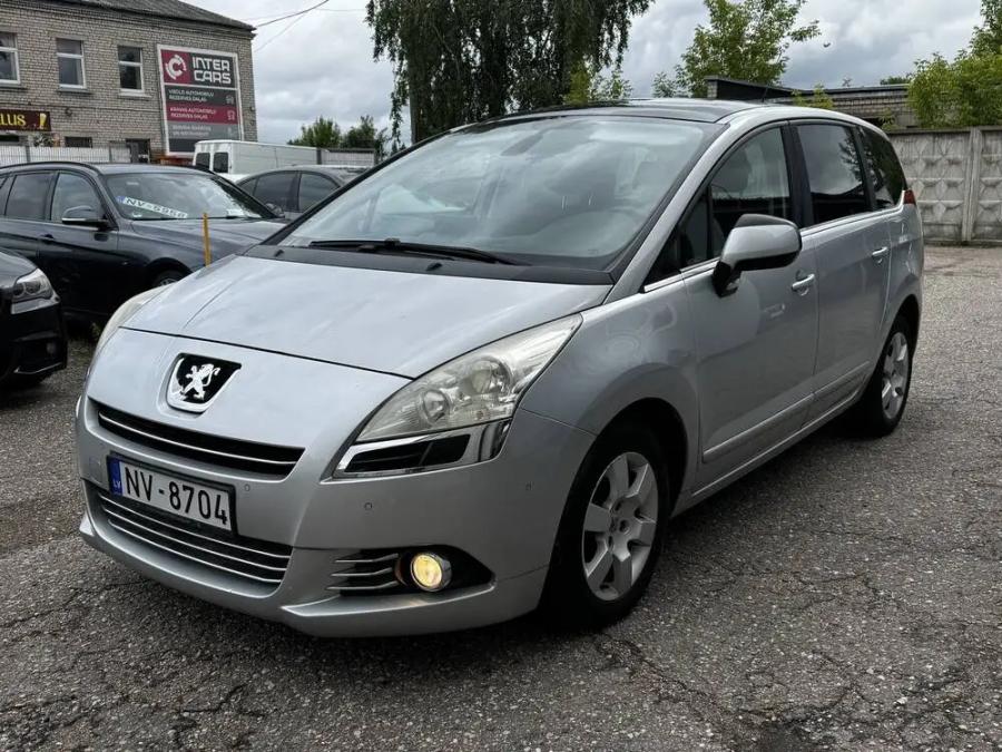 Pelēks Peugeot 5008 2010 Daugavpils, ar dzinēja tilpumu 1.60 L un nobraukumu 202 tūkst. km par 4500 €, foto 4 vietnē AUTOMOTO.COM.LV