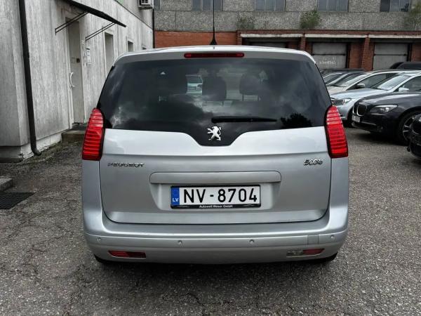 Grey Peugeot 5008 2010 in Daugavpils, with an engine capacity of 1.60 L and mileage of 202 thousand km for 4500 €, photo 5 on AUTOMOTO.COM.LV