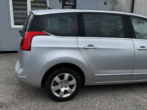 Pelēks Peugeot 5008 2010 Daugavpils, ar dzinēja tilpumu 1.60 L un nobraukumu 202 tūkst. km par 4500 €, foto 9 vietnē AUTOMOTO.COM.LV