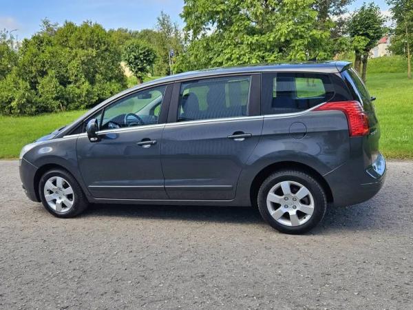 Pelēks Peugeot 5008 2010 Jēkabpils, ar dzinēja tilpumu 1.60 L un nobraukumu 167 tūkst. km par 3990 €, foto 7 vietnē AUTOMOTO.COM.LV