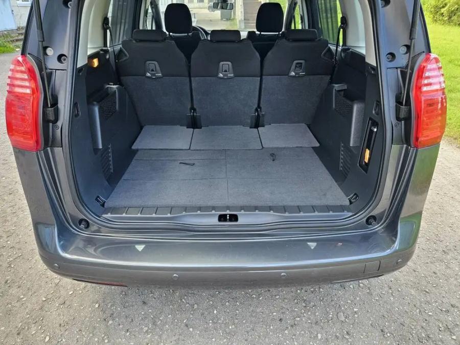 Pelēks Peugeot 5008 2010 Jēkabpils, ar dzinēja tilpumu 1.60 L un nobraukumu 167 tūkst. km par 3990 €, foto 18 vietnē AUTOMOTO.COM.LV