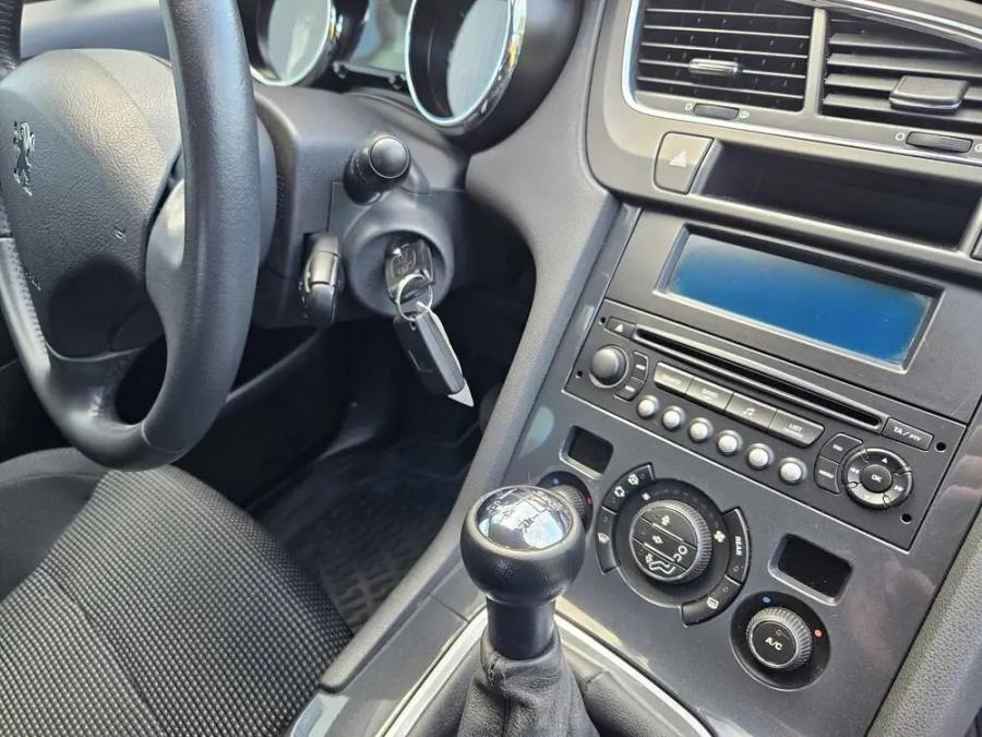 Pelēks Peugeot 5008 2010 Jēkabpils, ar dzinēja tilpumu 1.60 L un nobraukumu 167 tūkst. km par 3990 €, foto 22 vietnē AUTOMOTO.COM.LV