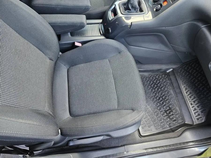 Pelēks Peugeot 5008 2010 Jēkabpils, ar dzinēja tilpumu 1.60 L un nobraukumu 167 tūkst. km par 3990 €, foto 24 vietnē AUTOMOTO.COM.LV