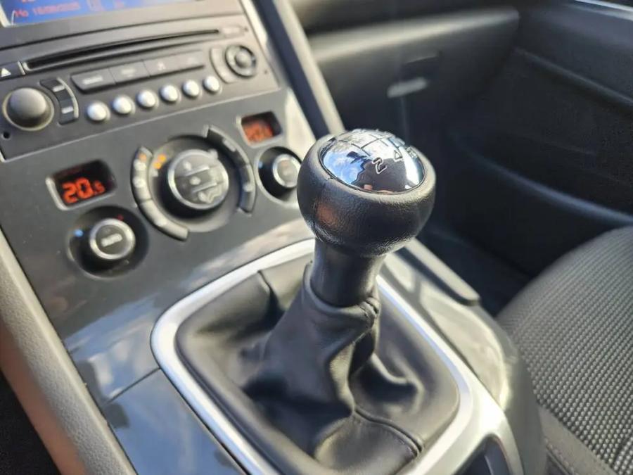 Pelēks Peugeot 5008 2010 Jēkabpils, ar dzinēja tilpumu 1.60 L un nobraukumu 167 tūkst. km par 3990 €, foto 30 vietnē AUTOMOTO.COM.LV