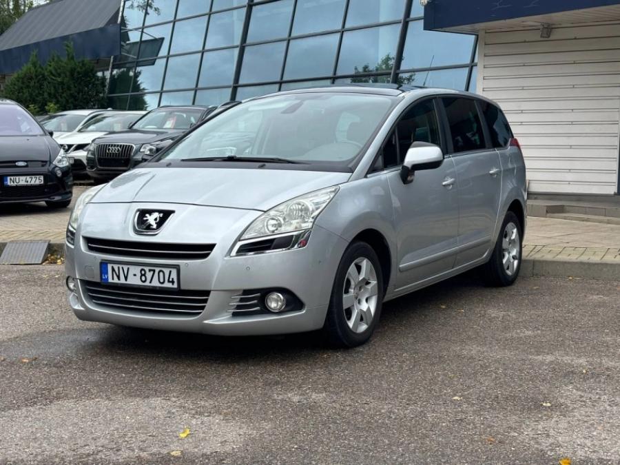 Grey Peugeot 5008 2010 in Riga, with an engine capacity of 1.60 L and mileage of 203 thousand km for 5750 €, photo 1 on AUTOMOTO.COM.LV
