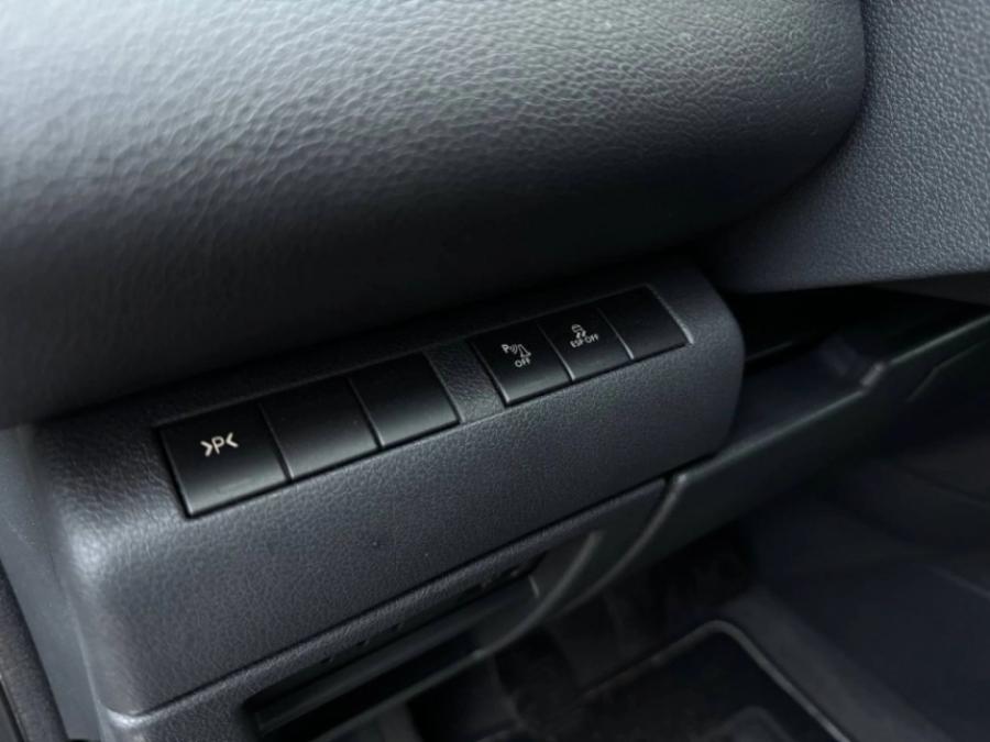 Grey Peugeot 5008 2010 in Riga, with an engine capacity of 1.60 L and mileage of 203 thousand km for 5750 €, photo 6 on AUTOMOTO.COM.LV