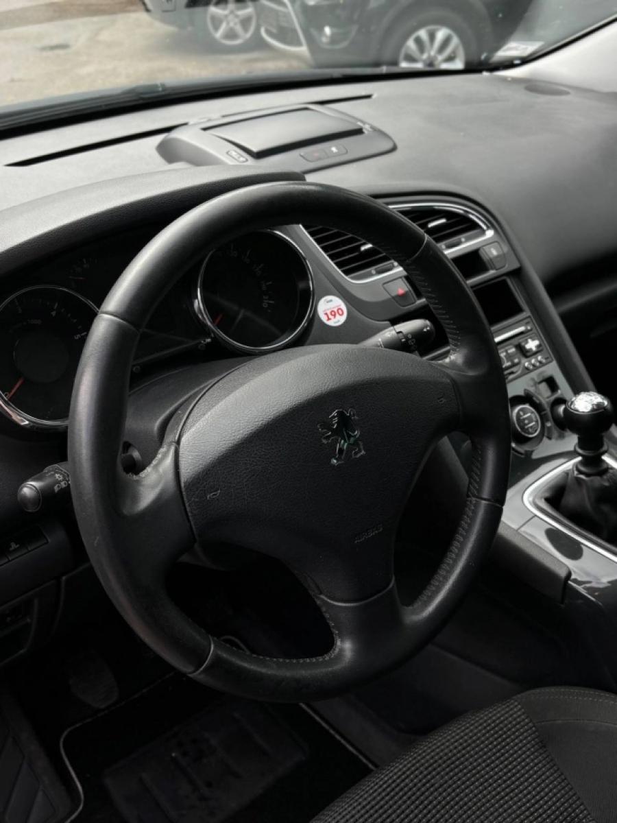 Grey Peugeot 5008 2010 in Riga, with an engine capacity of 1.60 L and mileage of 203 thousand km for 5750 €, photo 21 on AUTOMOTO.COM.LV