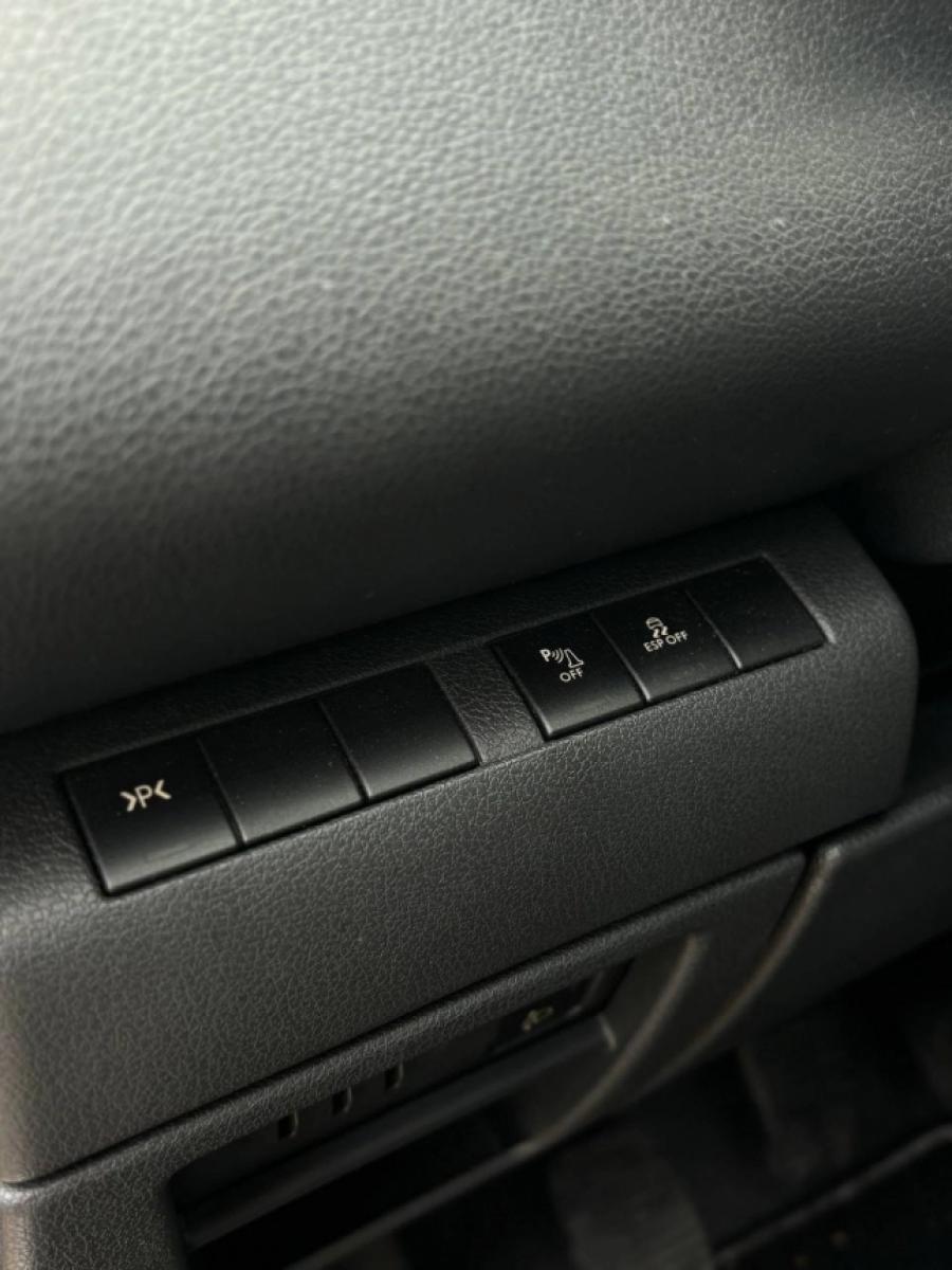 Grey Peugeot 5008 2010 in Riga, with an engine capacity of 1.60 L and mileage of 203 thousand km for 5750 €, photo 24 on AUTOMOTO.COM.LV