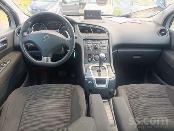 Grey Peugeot 5008 2010 in Rezekne, with an engine capacity of 1.60 L and mileage of 263 thousand km for 3950 €, photo 8 on AUTOMOTO.COM.LV