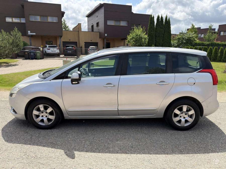 Pelēks Peugeot 5008 2010 Viļņa, ar dzinēja tilpumu 1.60 L un nobraukumu 384 tūkst. km par 2200 €, foto 6 vietnē AUTOMOTO.COM.LV