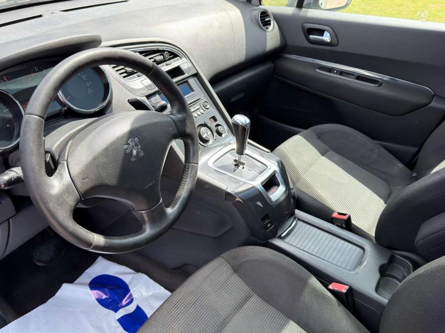 Pelēks Peugeot 5008 2010 Viļņa, ar dzinēja tilpumu 1.60 L un nobraukumu 384 tūkst. km par 2200 €, foto 9 vietnē AUTOMOTO.COM.LV