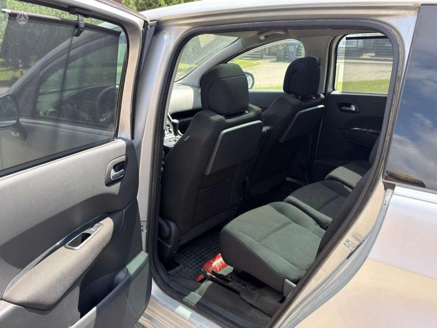 Pelēks Peugeot 5008 2010 Viļņa, ar dzinēja tilpumu 1.60 L un nobraukumu 384 tūkst. km par 2200 €, foto 11 vietnē AUTOMOTO.COM.LV