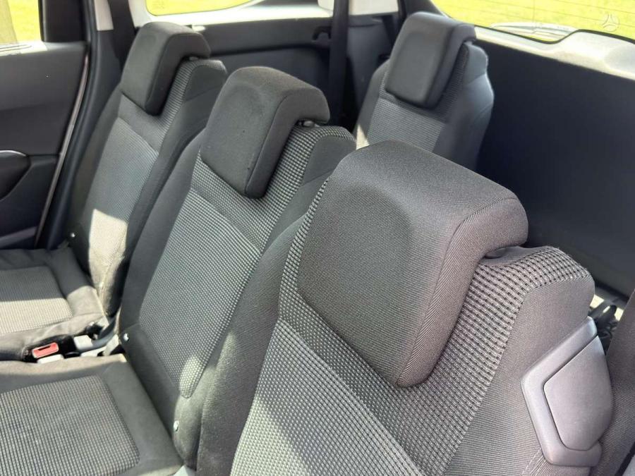 Pelēks Peugeot 5008 2010 Viļņa, ar dzinēja tilpumu 1.60 L un nobraukumu 384 tūkst. km par 2200 €, foto 13 vietnē AUTOMOTO.COM.LV