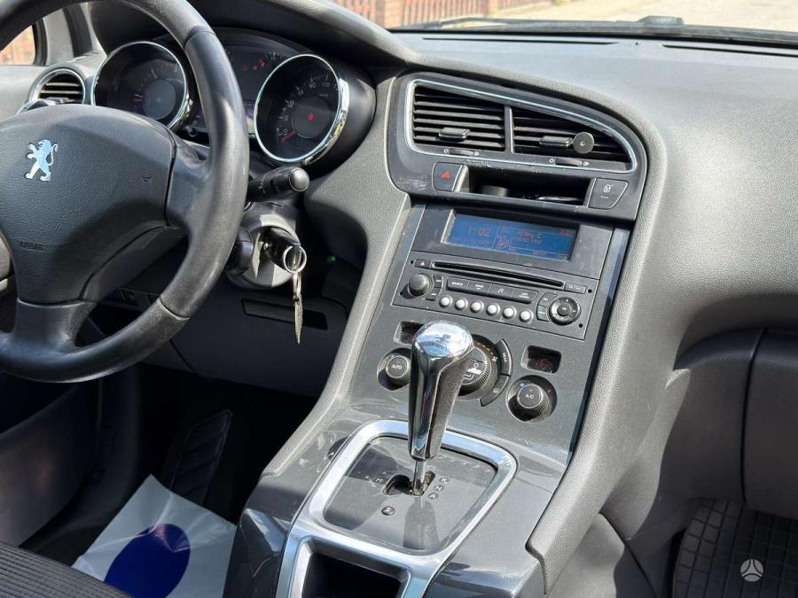 Pelēks Peugeot 5008 2010 Viļņa, ar dzinēja tilpumu 1.60 L un nobraukumu 384 tūkst. km par 2200 €, foto 18 vietnē AUTOMOTO.COM.LV