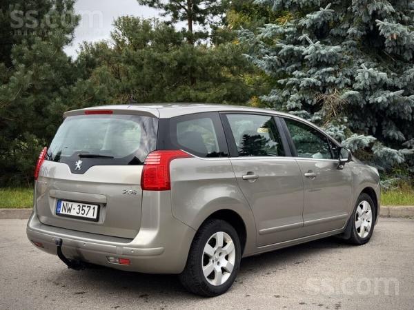 Pelēks Peugeot 5008 2010 Rīga, ar dzinēja tilpumu 1.60 L un nobraukumu 294 tūkst. km par 2900 €, foto 4 vietnē AUTOMOTO.COM.LV