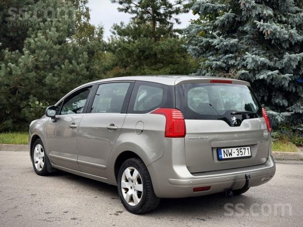 Pelēks Peugeot 5008 2010 Rīga, ar dzinēja tilpumu 1.60 L un nobraukumu 294 tūkst. km par 2900 €, foto 5 vietnē AUTOMOTO.COM.LV