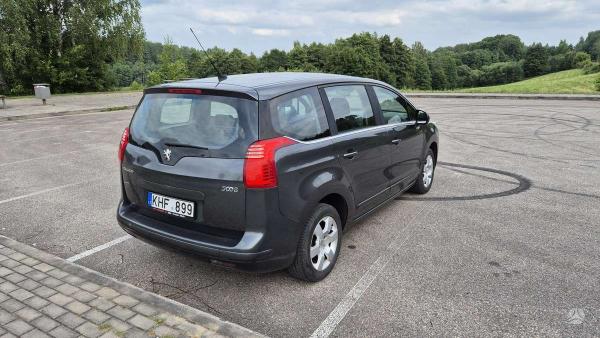 Grey Peugeot 5008 2010 in Ignalina, with an engine capacity of 1.56 L and mileage of 204 thousand km for 3600 €, photo 5 on AUTOMOTO.COM.LV